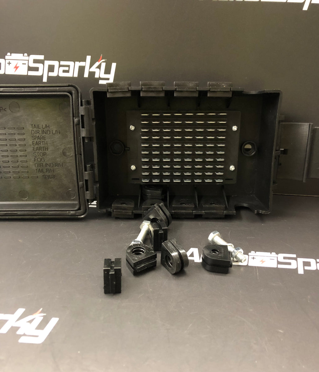 Trailer Lights Junction Box with Spade Board - LED Global – Auto Sparky